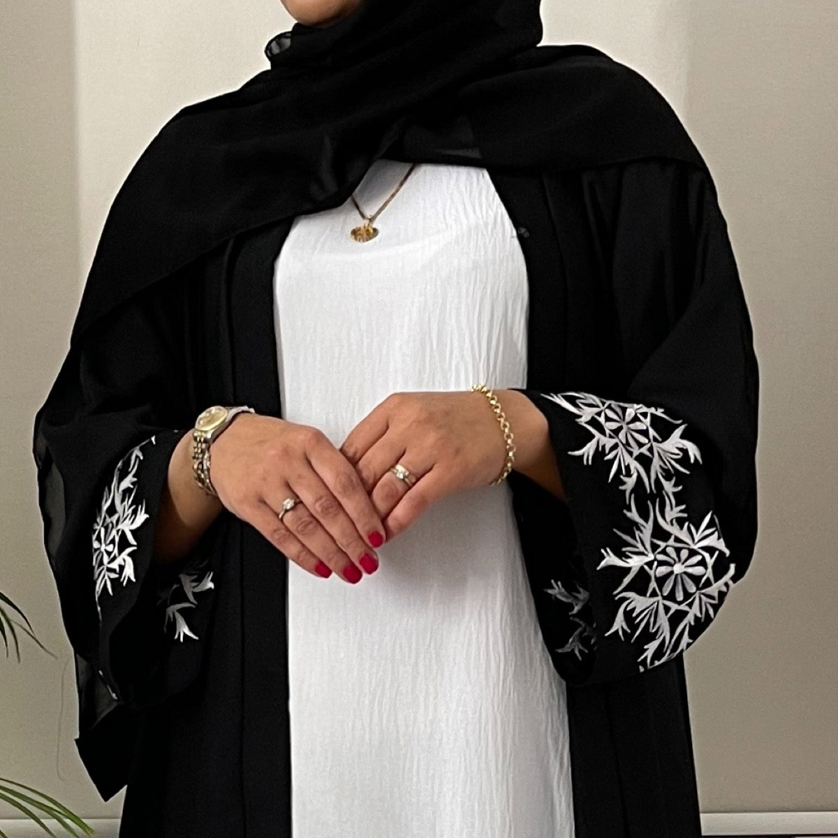 WHITE EMBROIDERY ABAYA – Husna Collection